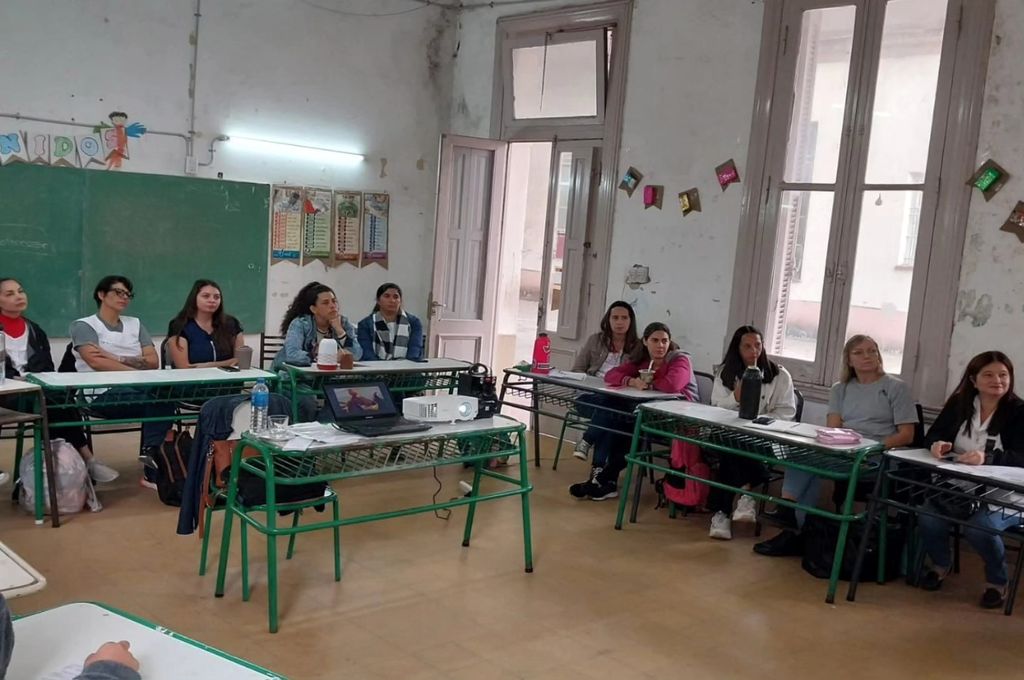 Taller sobre conversaciones saludables y una mejor convivencia en ...