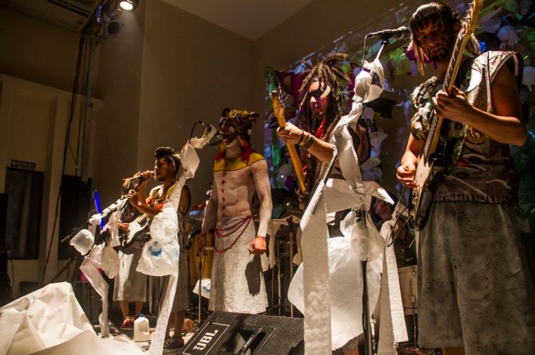 Con un show musical, “La Chilanga Banda” celebra sus 15 años - Mirador ...